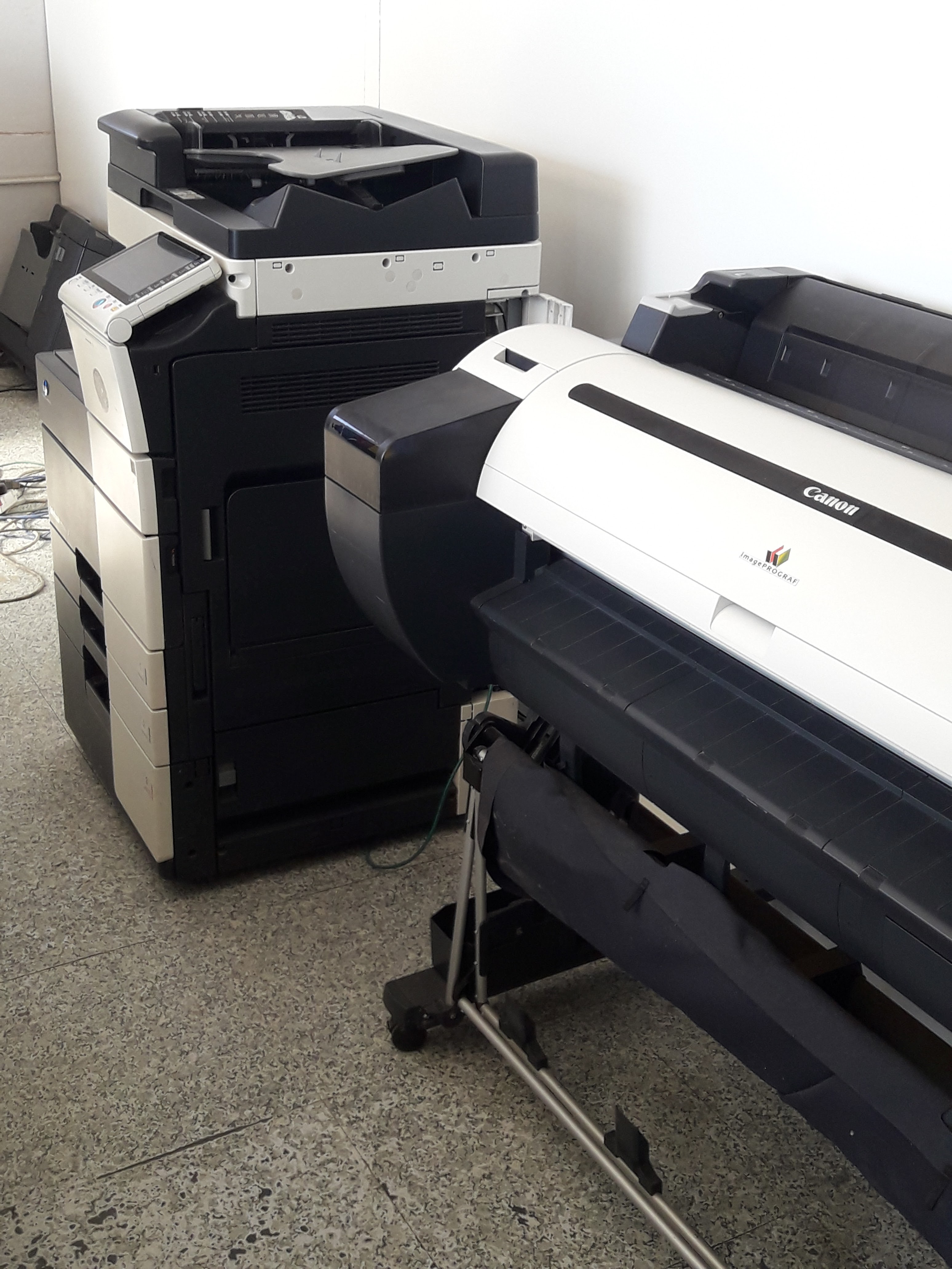 Print and copy center