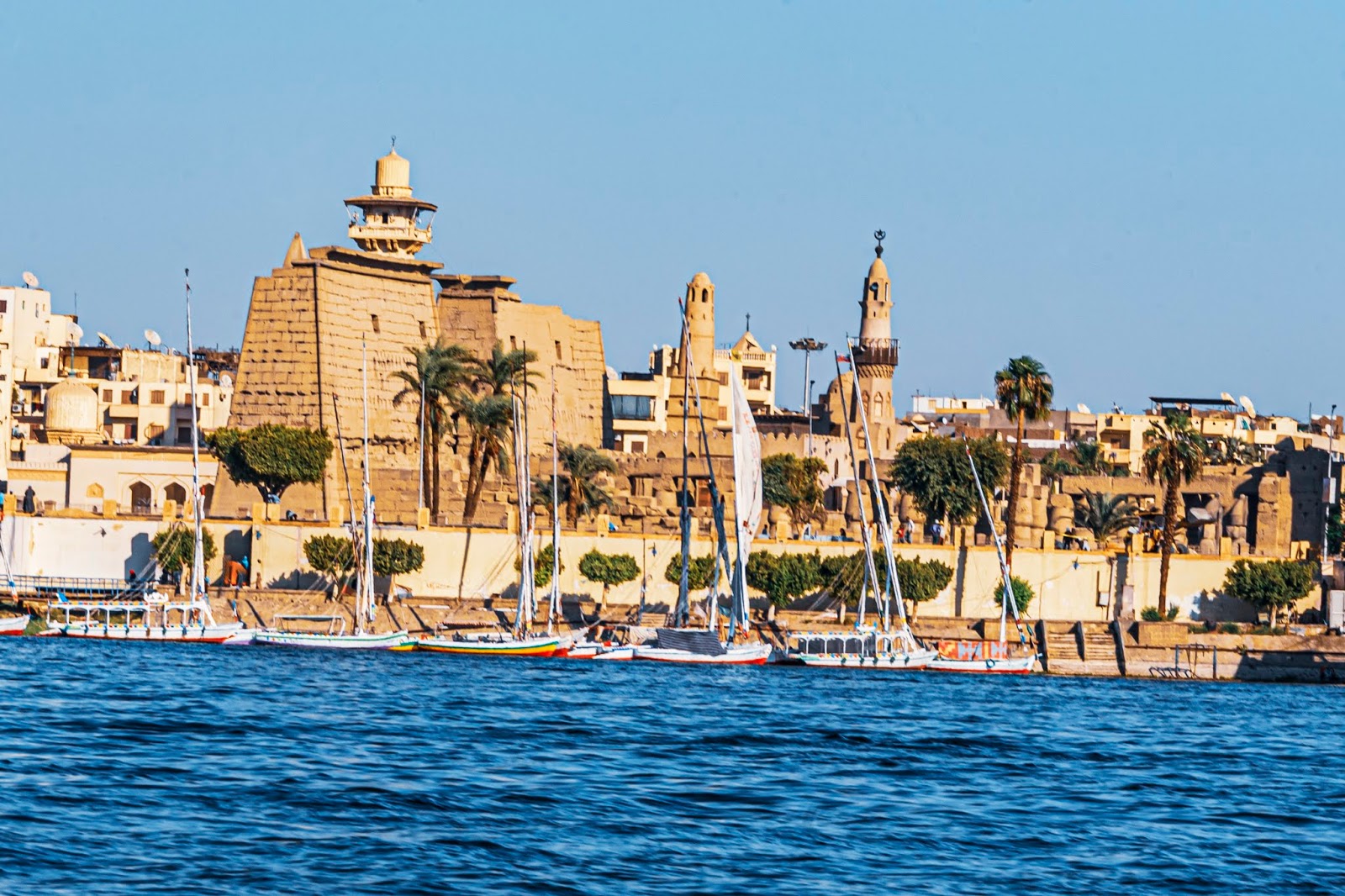 Enjoy your time with beautiful places: To Banana Island in Luxor