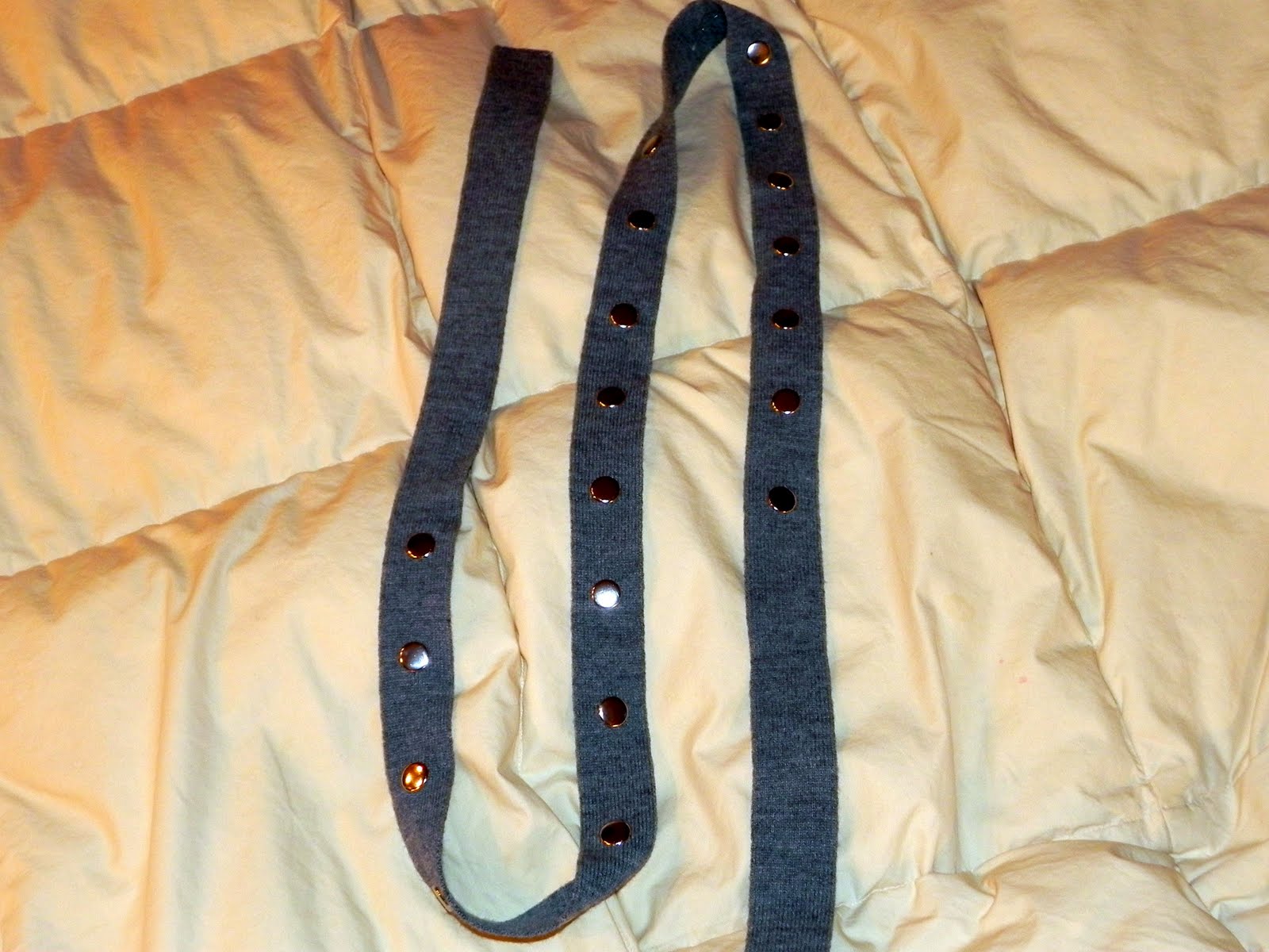 Smart n Snazzy: 30 Days of DIY: Day 10 ~ Studded Knit Belt