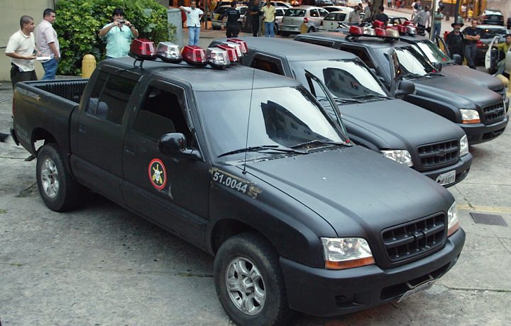 Tudo Sobre Bope: .:Viaturas e Camburão:.