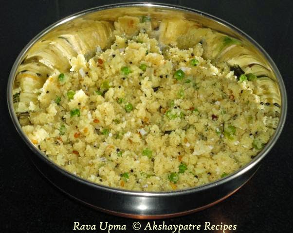 Vidyas Veg Recipes: Rava upma with green peas - Semolina green peas upma