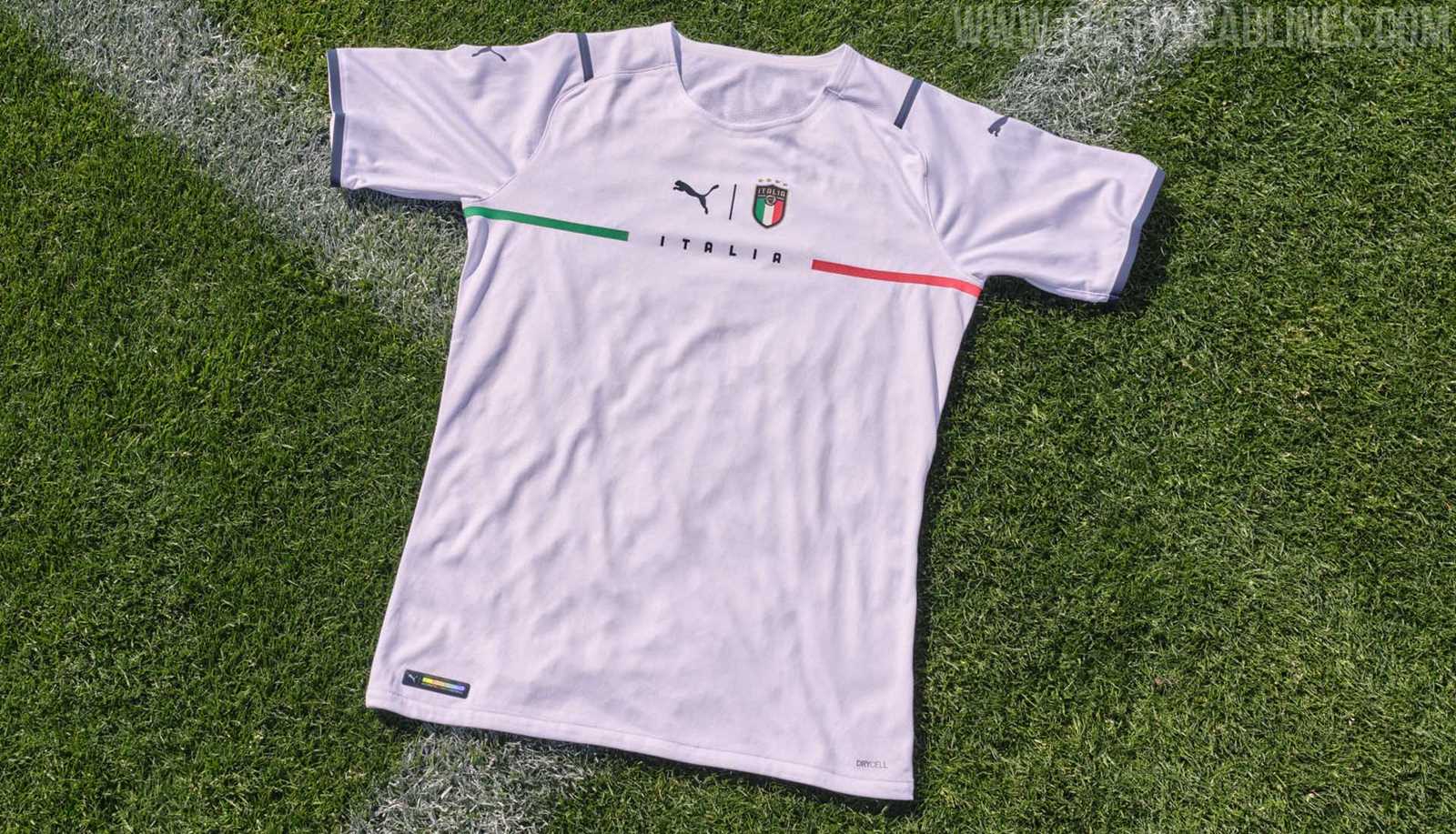 Italy 2021-22 Away & Goalkeeper Kits Released - Footy Headlines