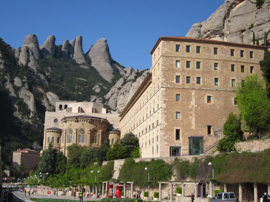 BARCELONA MEDIEVAL: MONTSERRAT ~ Beautiful places of Barcelona and ...