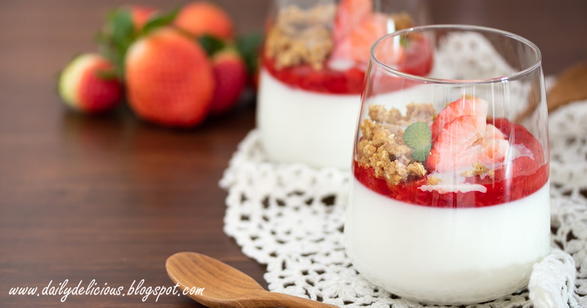 dailydelicious: Easy Milk pudding with Quick strawberry sauce