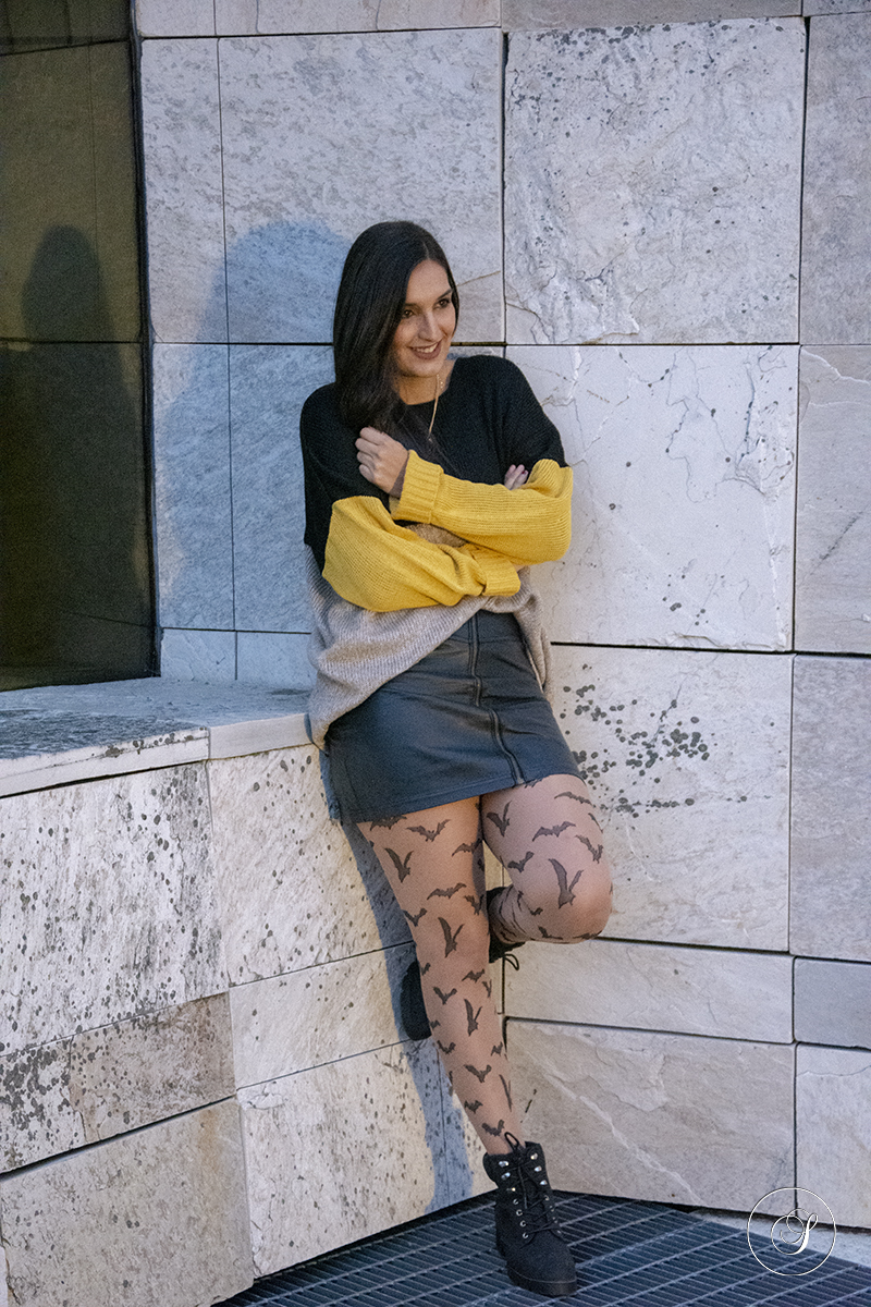 Siempre Unos Zapatos Negros Cosy Jumper And Halloween Details