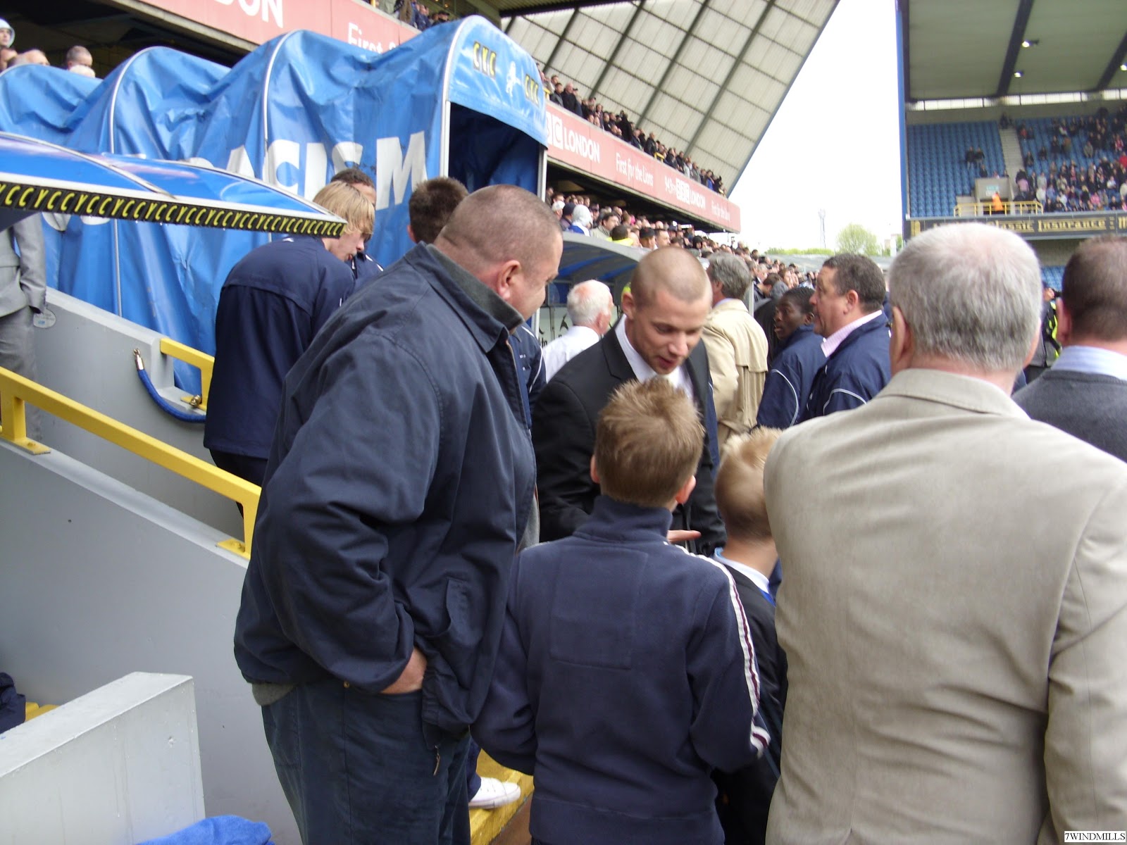 7 Windmills: Millwall FC The Den Picture Gallery