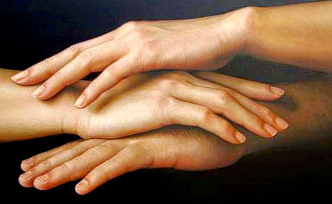 Compartiendo: LAS MANOS