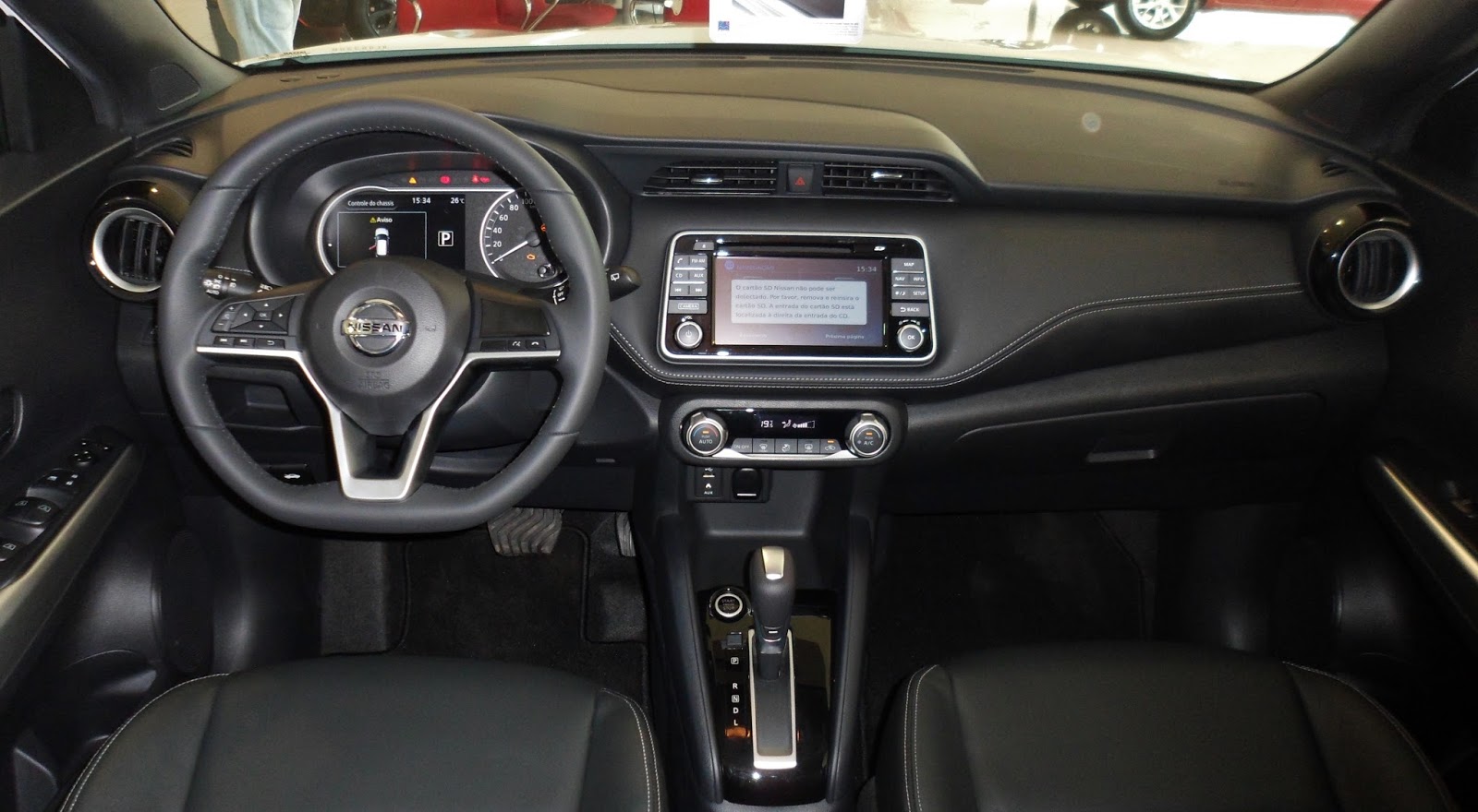 Nissan Kicks 1.6 SL chega às concessionárias brasileiras