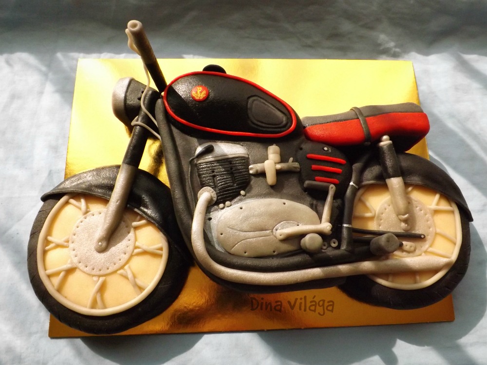 Motor torta, azaz Pannónia T5 a kedvenc zsarumnak