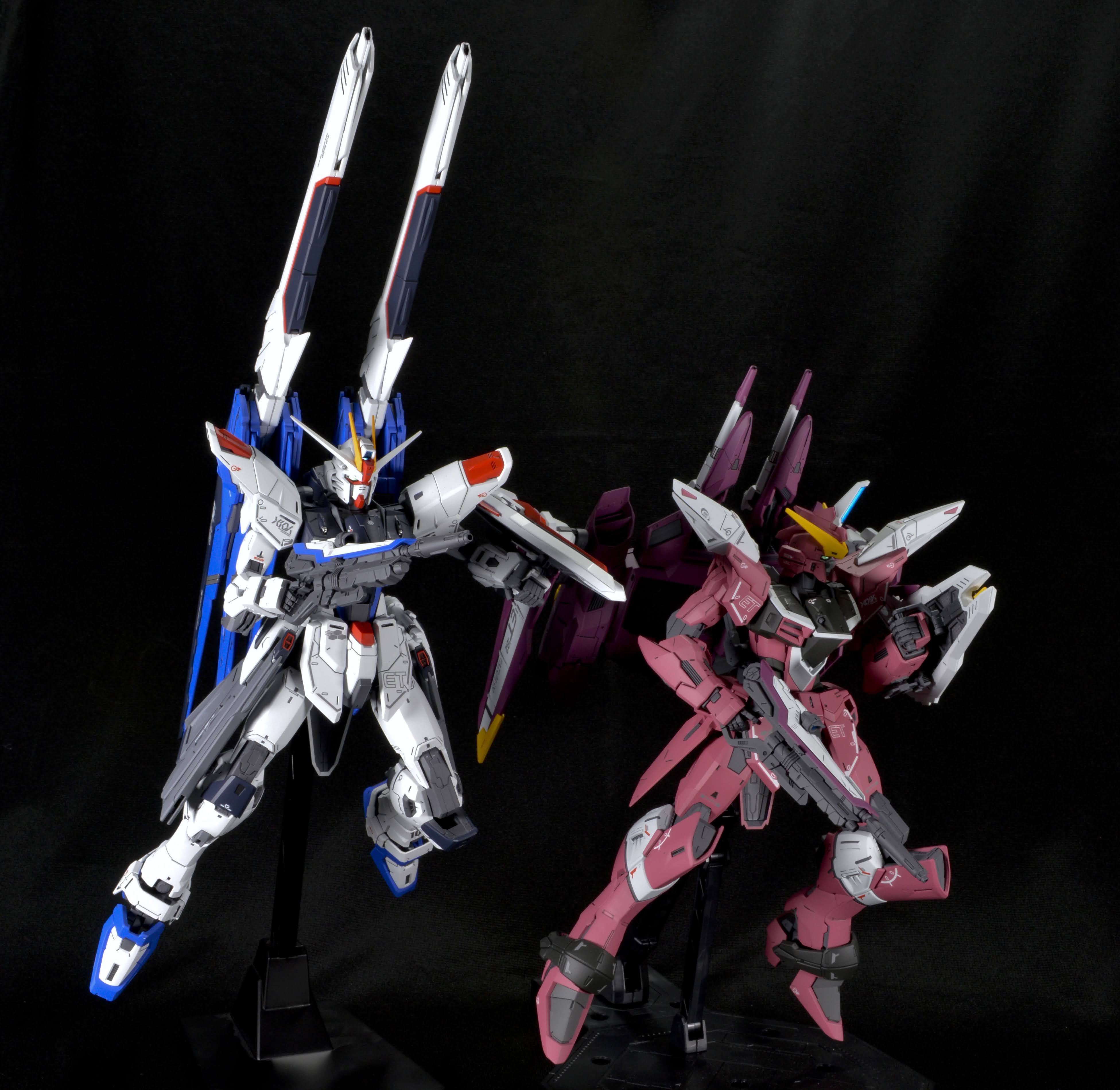 MG Freedom Gundam 2.0 and MG Justice Gundam