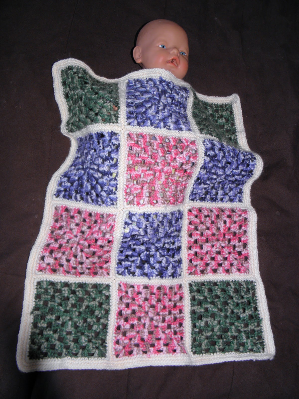 Marjapuhdon tapahtumia: Virkattu vauvan peitto