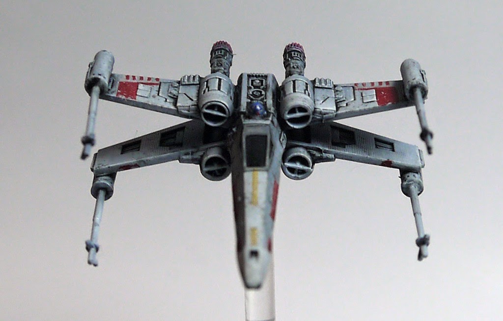Rule 37: Showcase : Luke Skywalker Red 5 X-Wing repaint