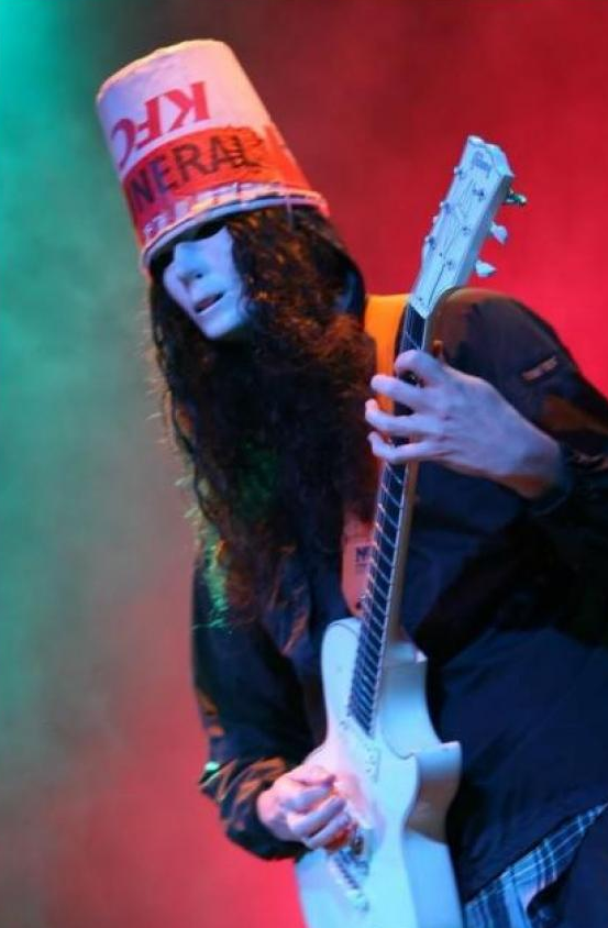 Sobre el virtuoso guitarrista Buckethead.