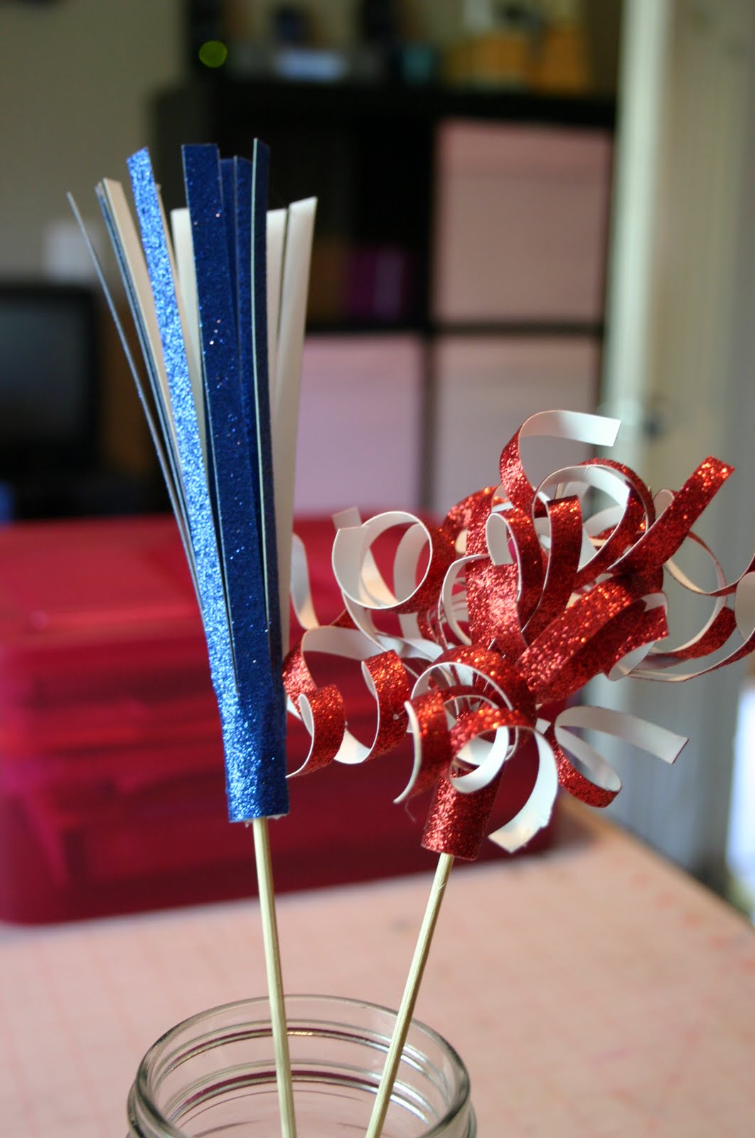 Being creative to keep my sanity: Firework Centerpiece Tutorial