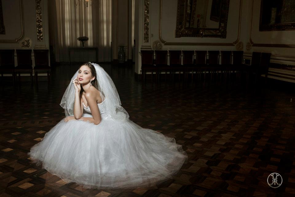 La Bitacora De L.A.V.: La Nueva Colección de Maritza Mendoza Atelier