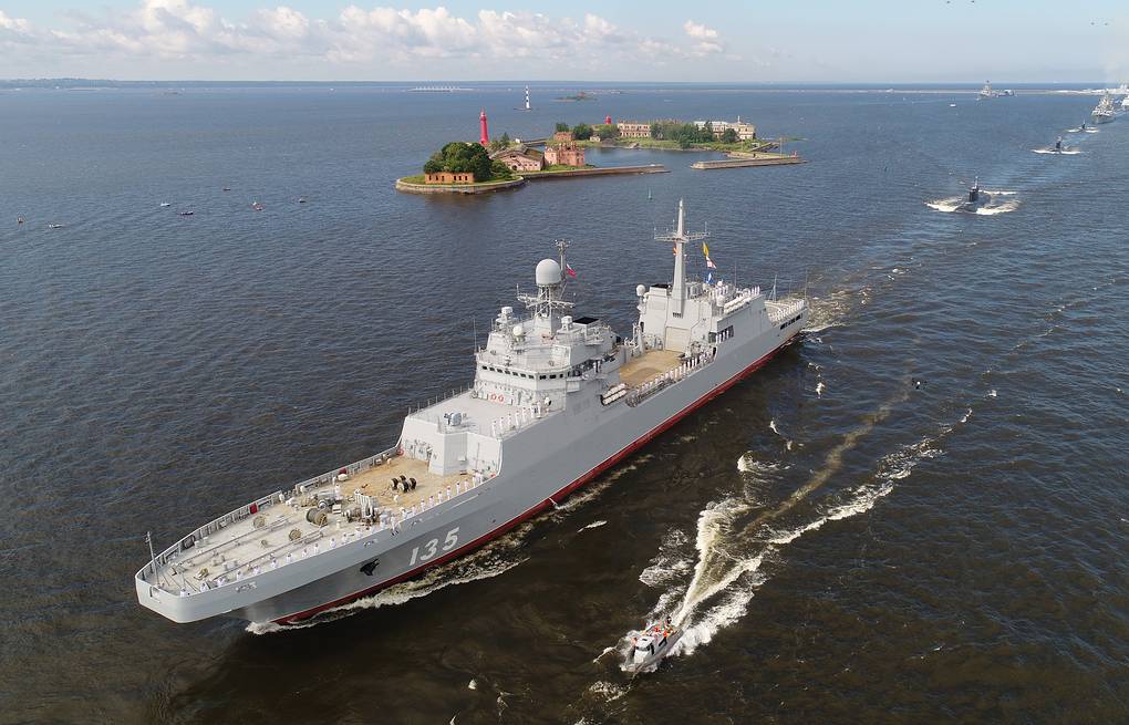 SNAFU!: Pyotr Morgunov (Ivan Gren Class Landing Ship) on exercise in ...