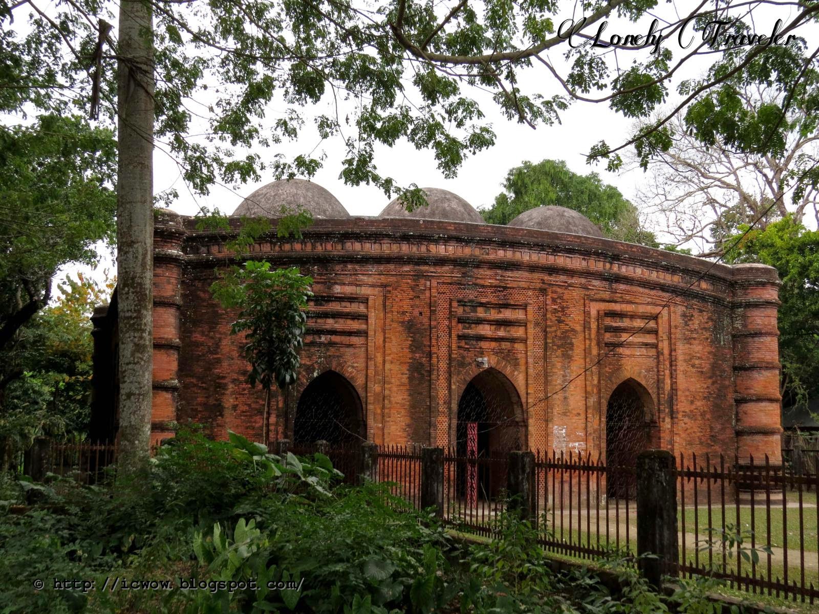 Bagerhat: Nine Dome Mosque (নয় গম্বুজ মসজিদ)