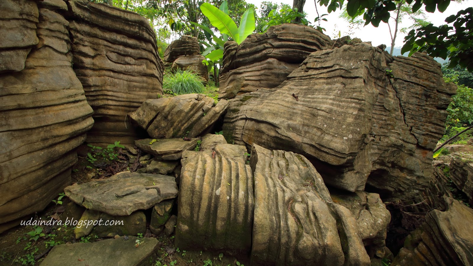 Hiking ceria ke Goa Agung Garunggang Geopark-Sentul, Bogor