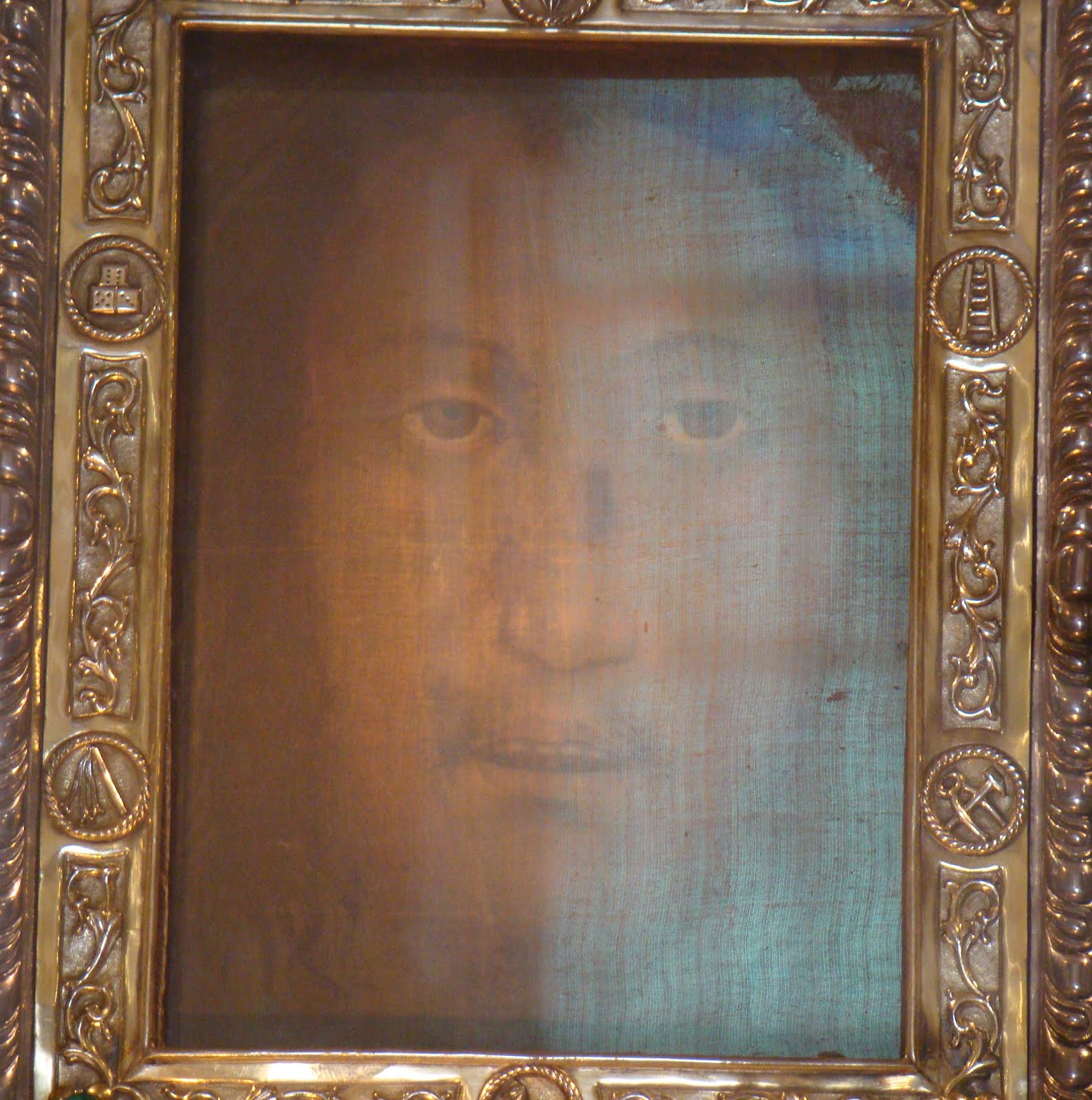 Holy Face of Manoppello: Video of Holy Face of Manoppello