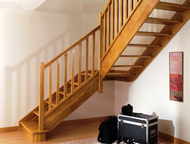 Beberapa Contoh Model Tangga Kayu Minimalis, WAJIB BACA