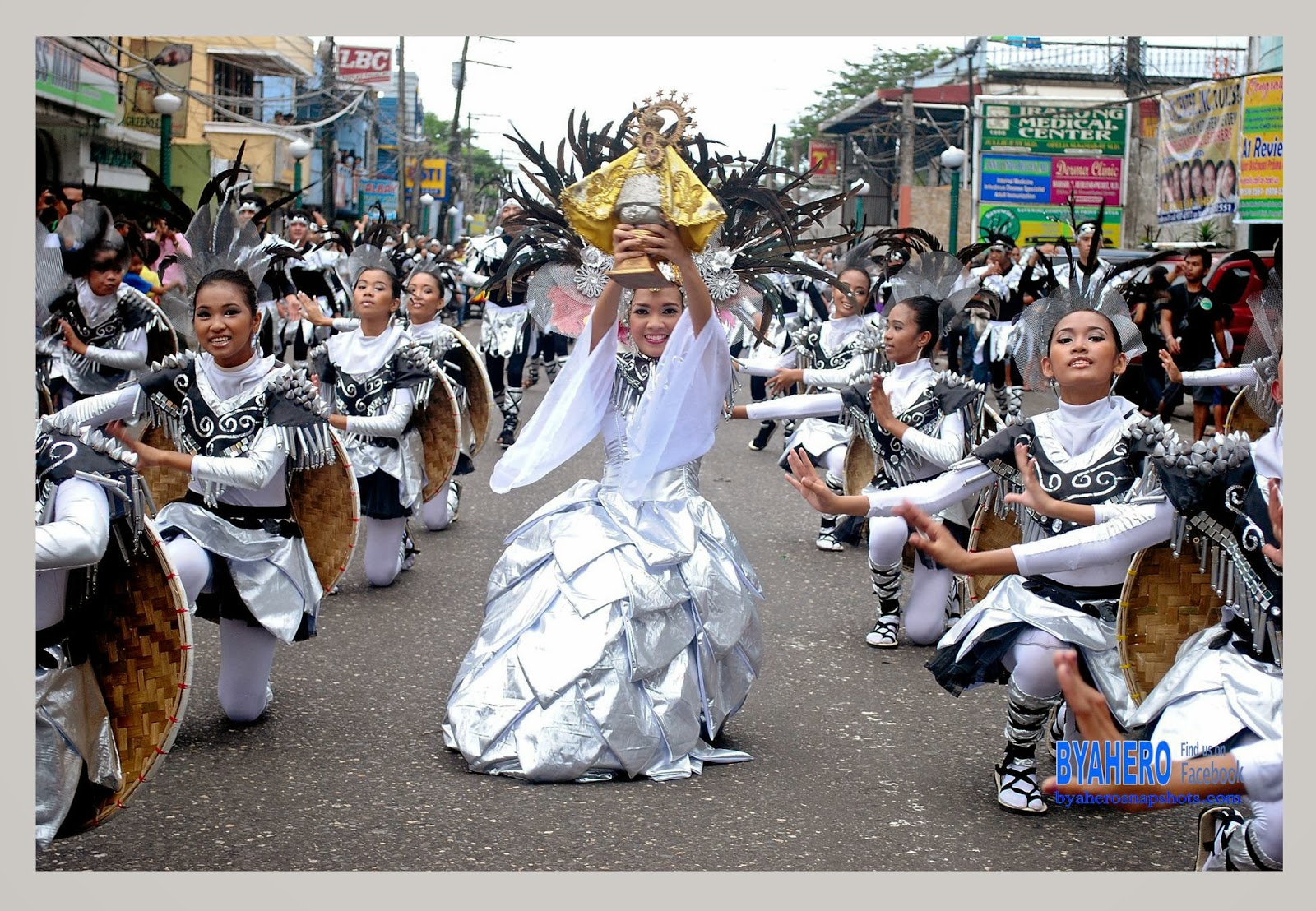 Byahero: News | Pili replaces ‘Cimmarones’ with ‘Pinili Festival’