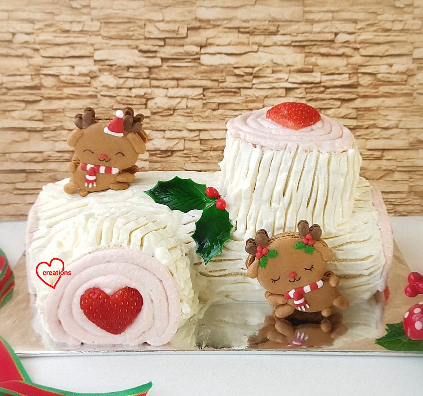 Loving Creations for You: Strawberries n Cream Logcake