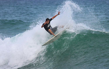 Nota Creativa: Ronald Reyes enfrentará olas chilenas para defender ...