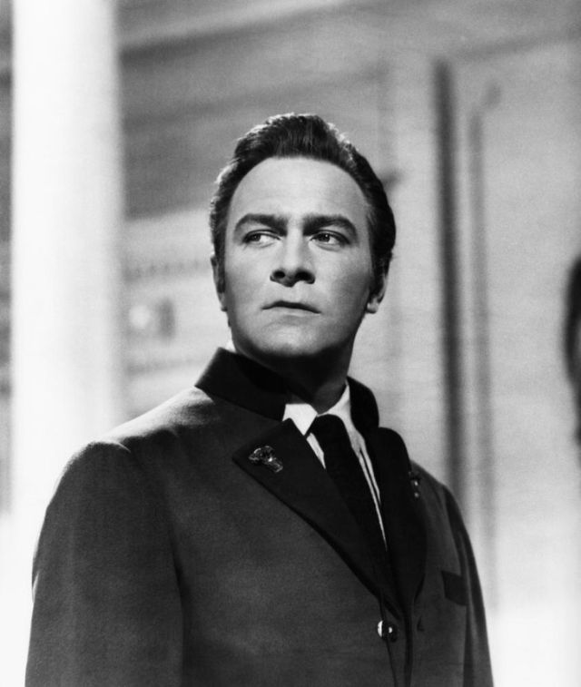20 Portraits of a Young and Handsome Christopher Plummer in the 1950s ...