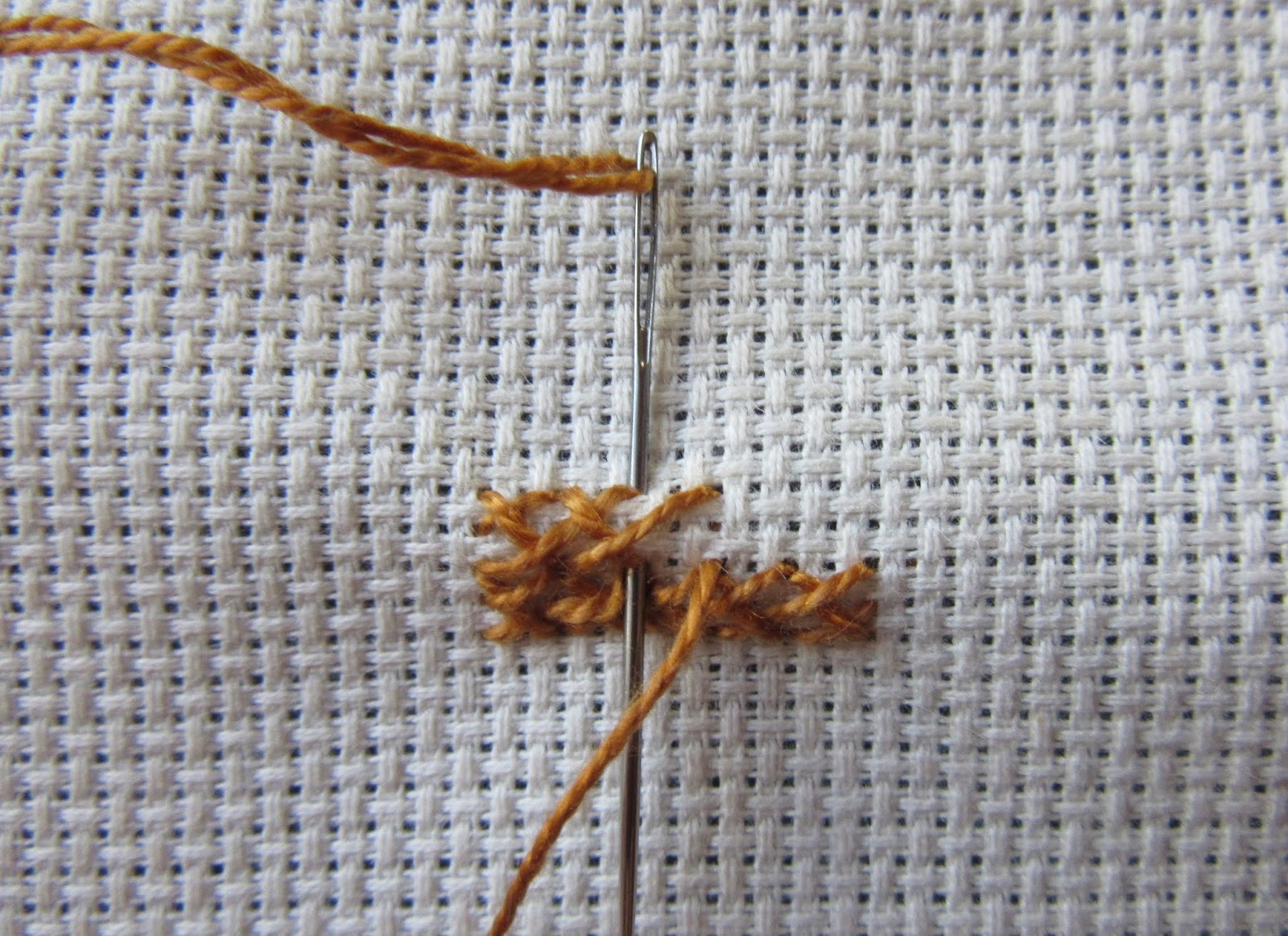 Queenie's Needlework: Sunday Stitch School - Lesson 106: Tvistsöm ...