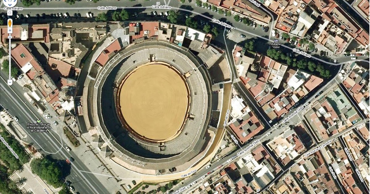 Enroque de ciencia: ¿Es la Maestranza redonda en la actualidad?