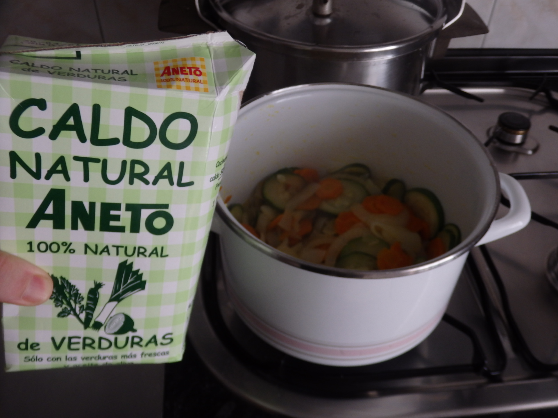 OSUKAA IS COOKING: SOPA DE CEBOLLA, ZANAHORIA, CALABACÍN Y GARBANZOS ...