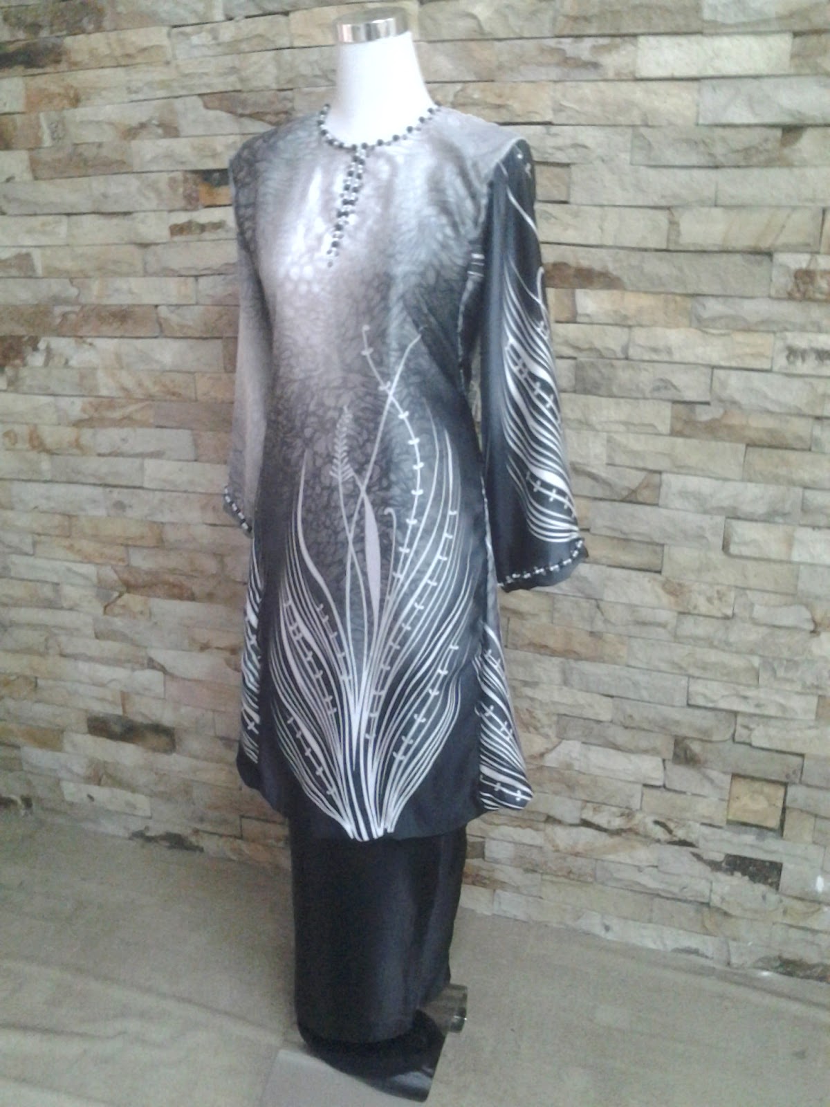 radi.yusuf blog: Baju Kurung Pesak Gantung with Minimal Beadwork for Sister radi.yusuf blog: Baju Kurung Pesak Gantung with Minimal Beadwork for Sister