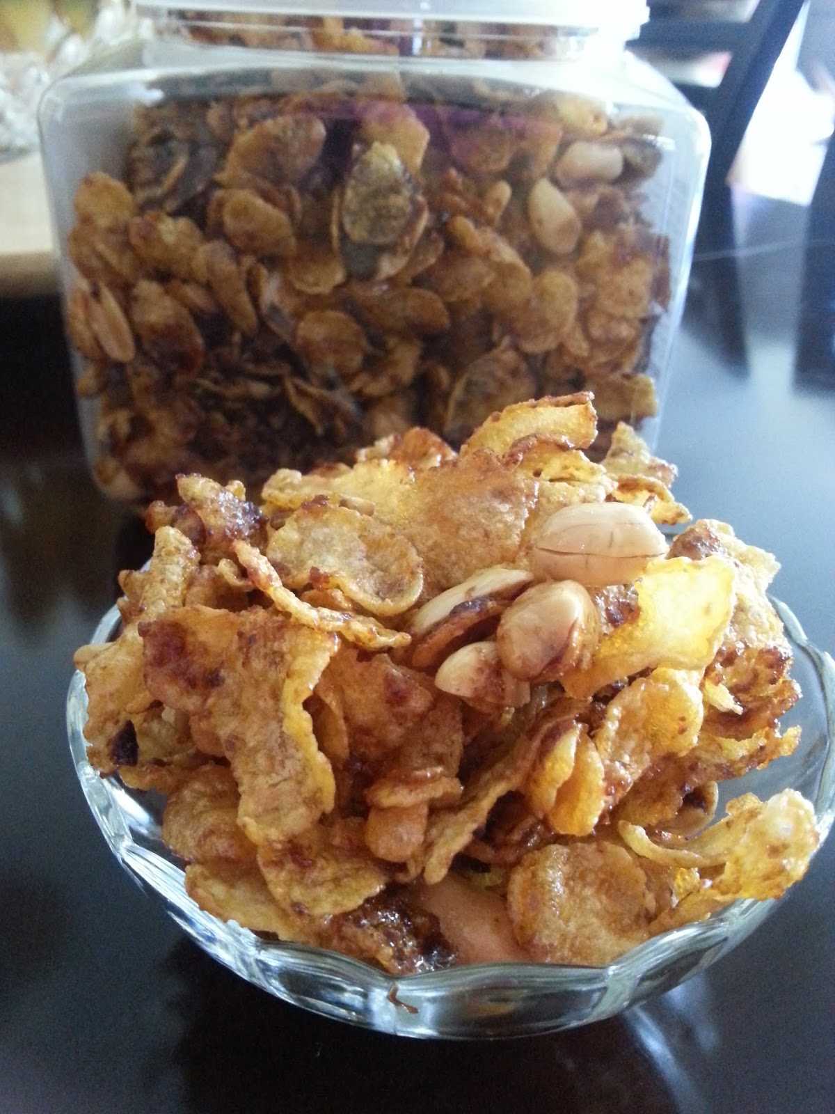 Hani's Kitchen: Spicy Honey Crispy Cornflakes