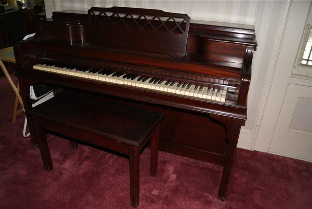 MT House: Janssen Piano