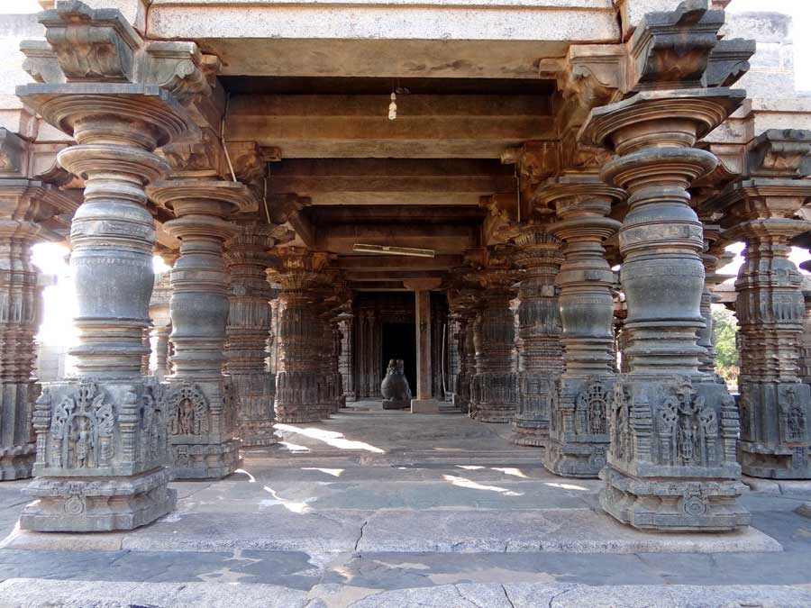 Just About Everything: 12th century Mahadeva temple, Itagi, South India