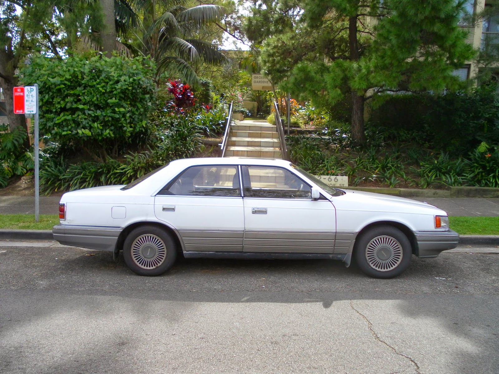 Aussie Old Parked Cars: 1990 Mazda HC 929 Hardtop 3.0 V6i DOHC