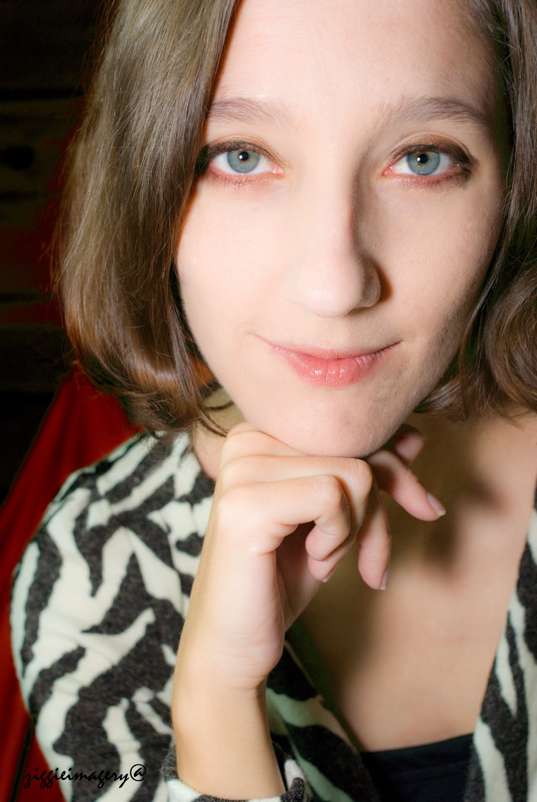 ziggie: ziggie: ziggie: 52 week photo challenge wk4 -self portrait