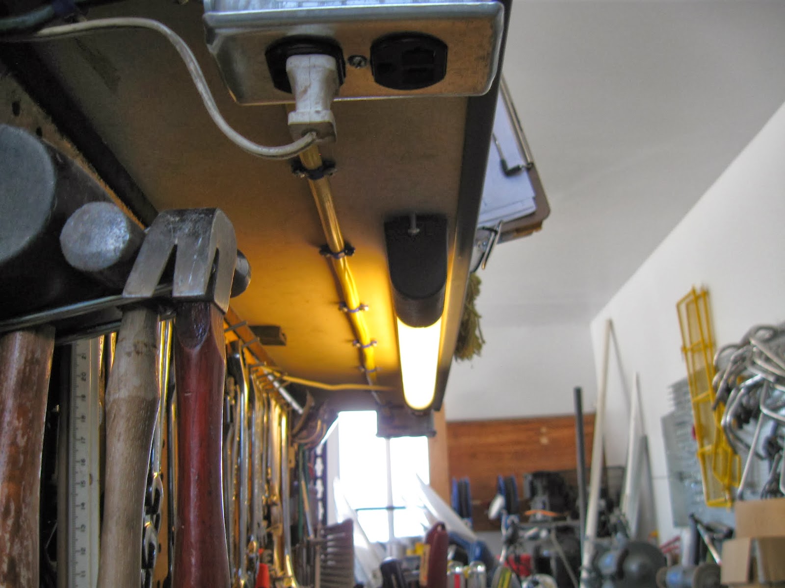 Easy Cheesy Garge: Wiring outlets to the Workbench - Overhead