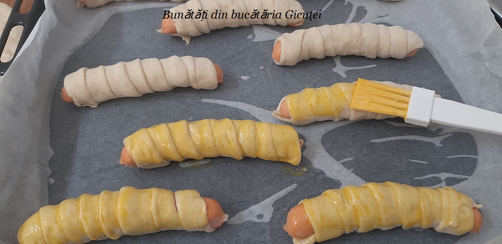 Covridog - crenvursti in aluat - Bunătăți din bucătăria Gicuței