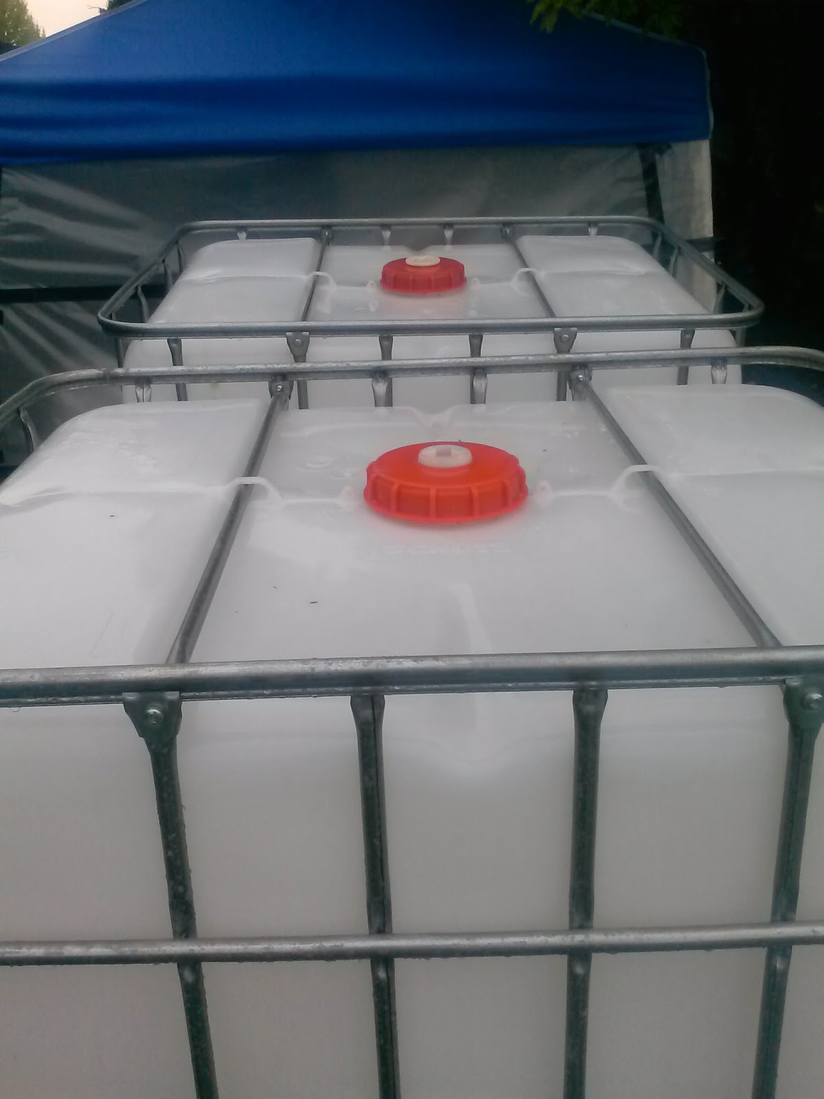 275 gallon IBT container tanks came today. - Urban Aquaponics