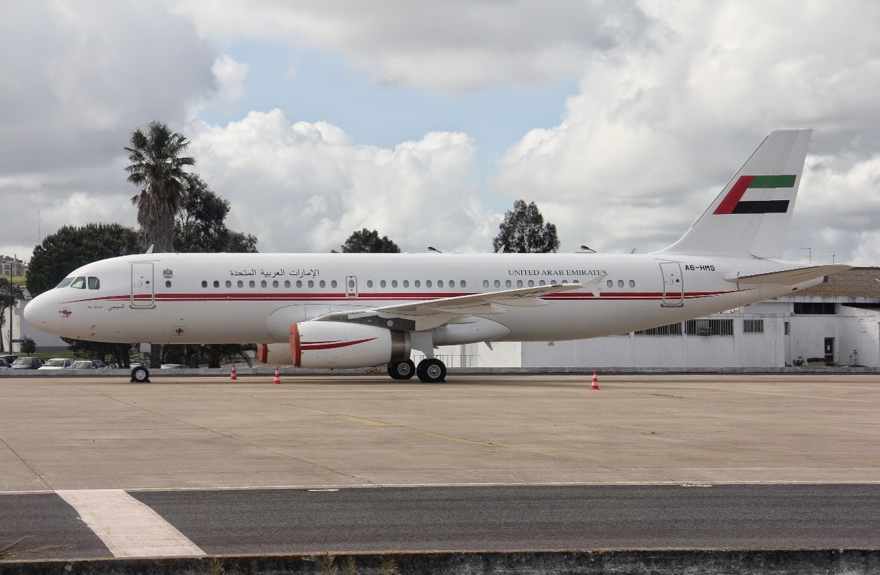 FlyingPhotos Magazine Executive Aviation: UNITED ARAB EMIRATES - A320 ...