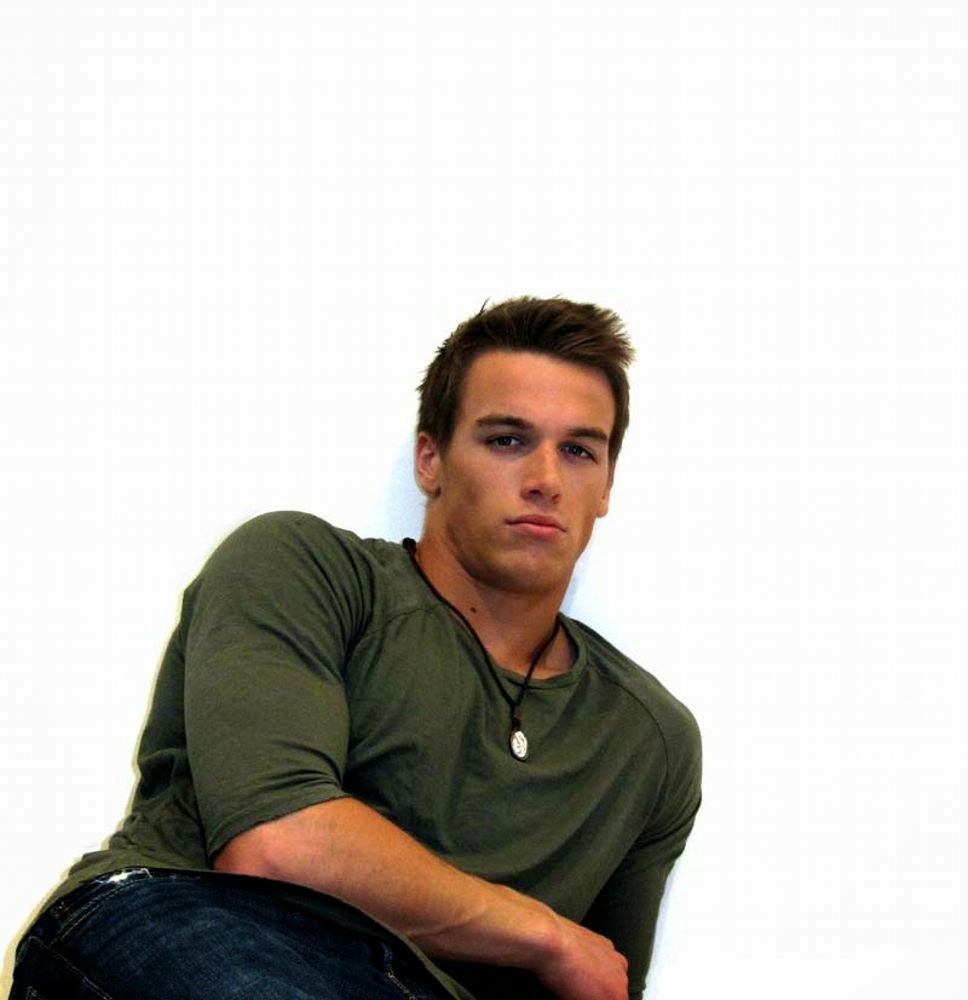 Daily Bodybuilding Motivation: SIX PACK ABS MALE MODEL MARC FITT