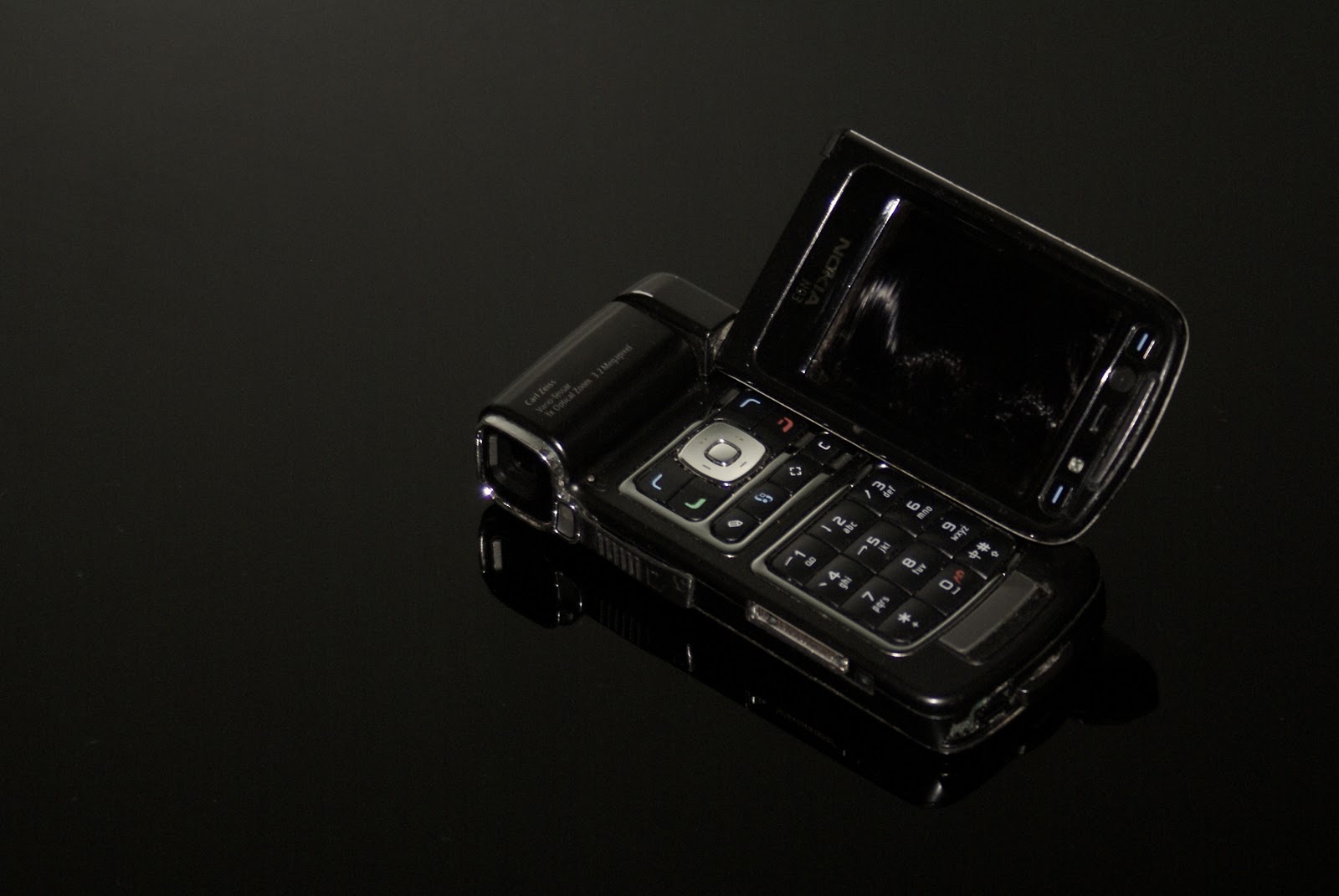 Two Dudes, One Phone: Flashback Fridays: Nokia N93