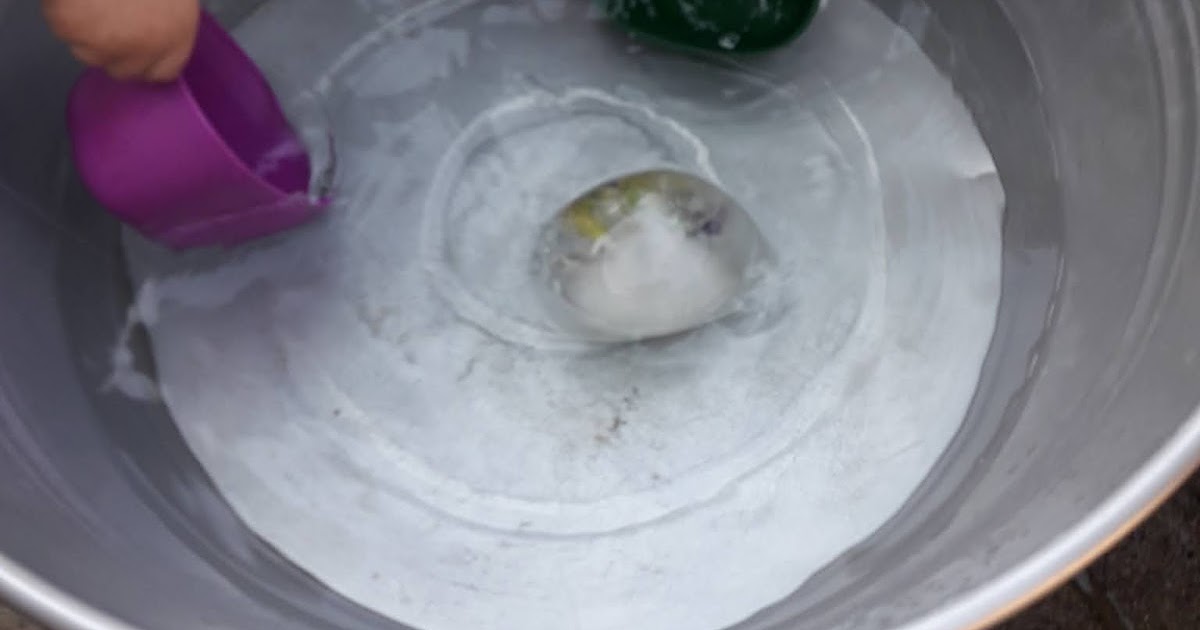 Undersökande med vatten i fast och flytande form