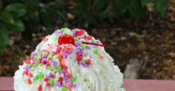 Main Street Gazette: Topsy-Turvy Tropical Paradise