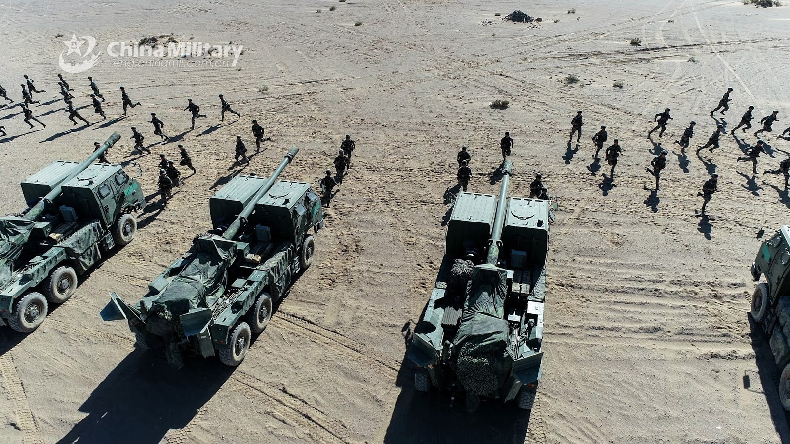 The Dead District: PLA Artillerymen train in Gobi desert after long ...