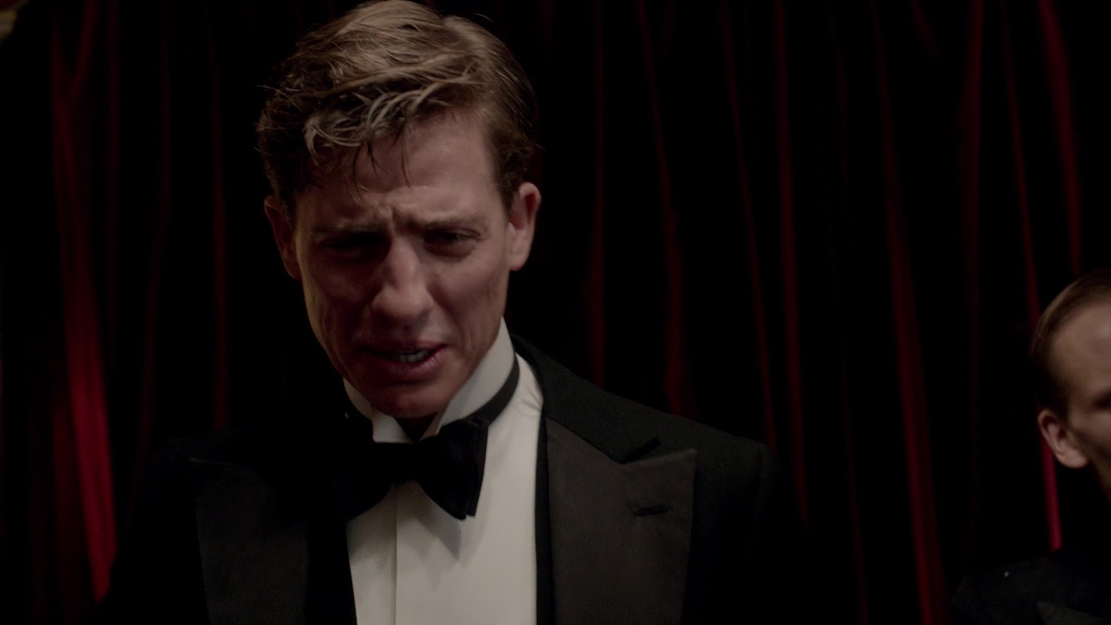 ausCAPS: Matt Barber shirtless in Downton Abbey 5-08 "Episode 8"