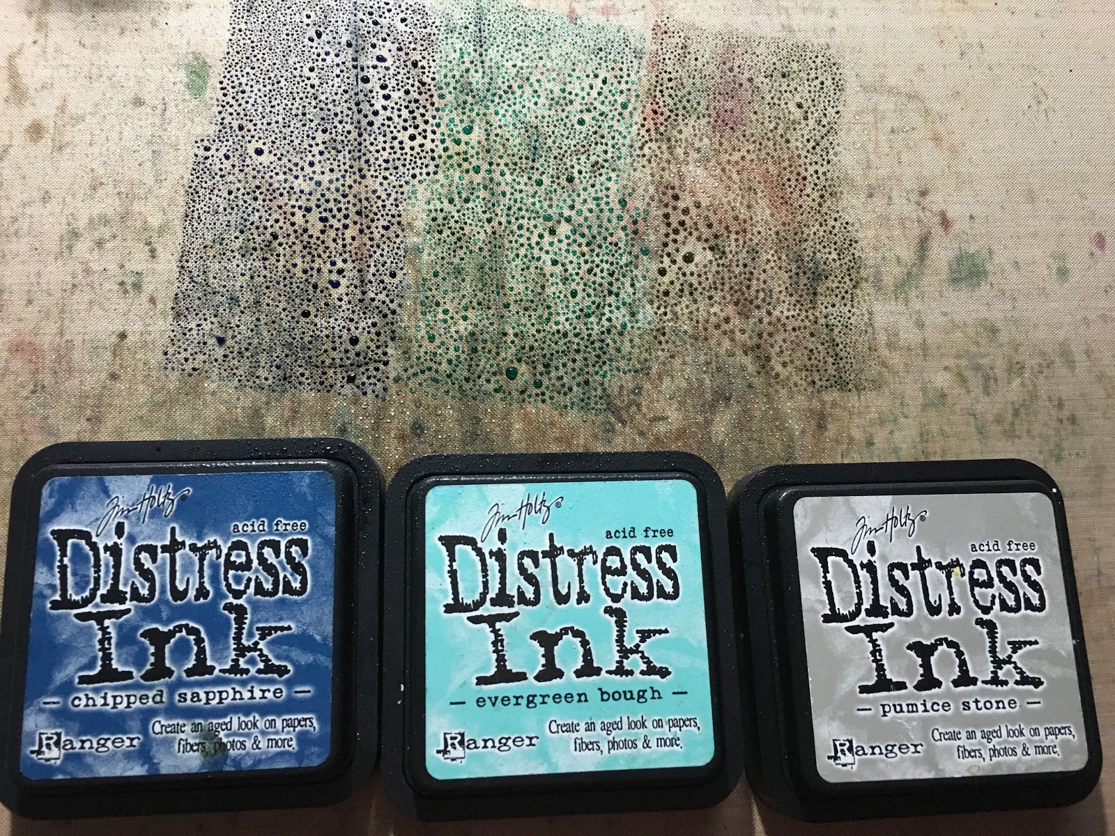 SewPaperPaint: Snowy Ombre Distress Ink Background