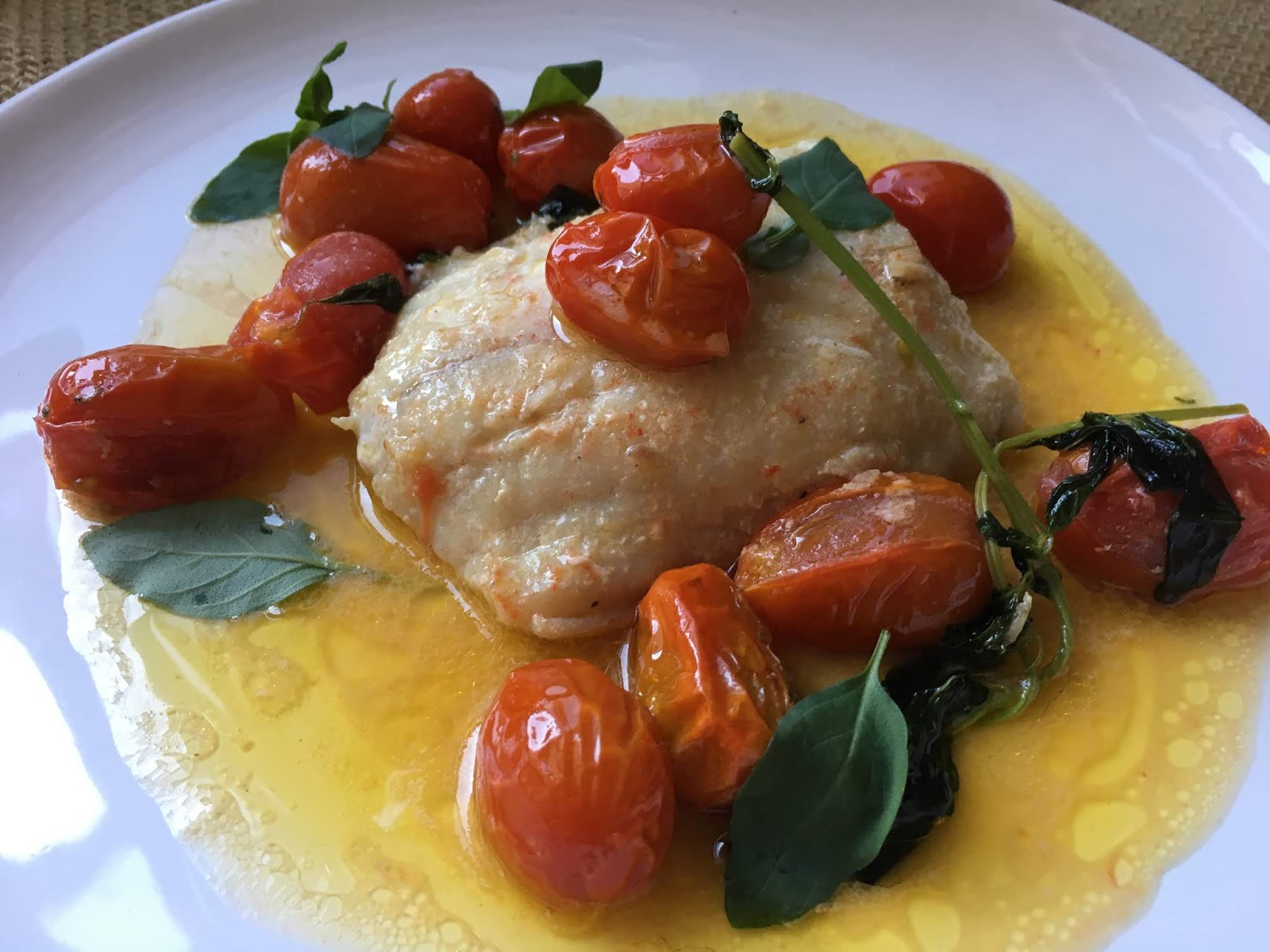 Comidas & Rumos: FILÉ DE ROBALO COM TOMATES E MENJERICÃO