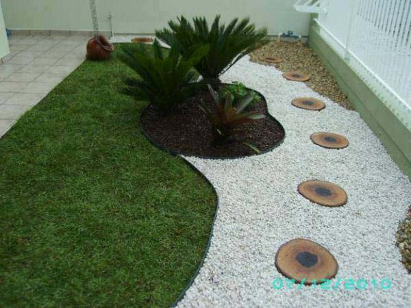 26 Cool Pebble Design Ideas for Your Courtyard | Garden Design